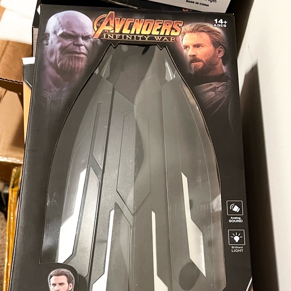 Toys | Hot Toys Avengers Captain America Action Figures Wakanda Shields ...